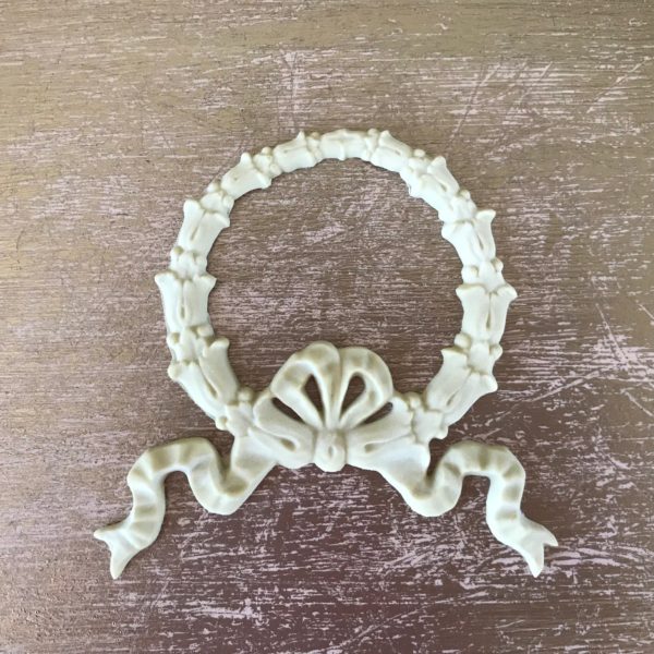 Bow Applique | Efex Mouldings | Dooney & Daughters