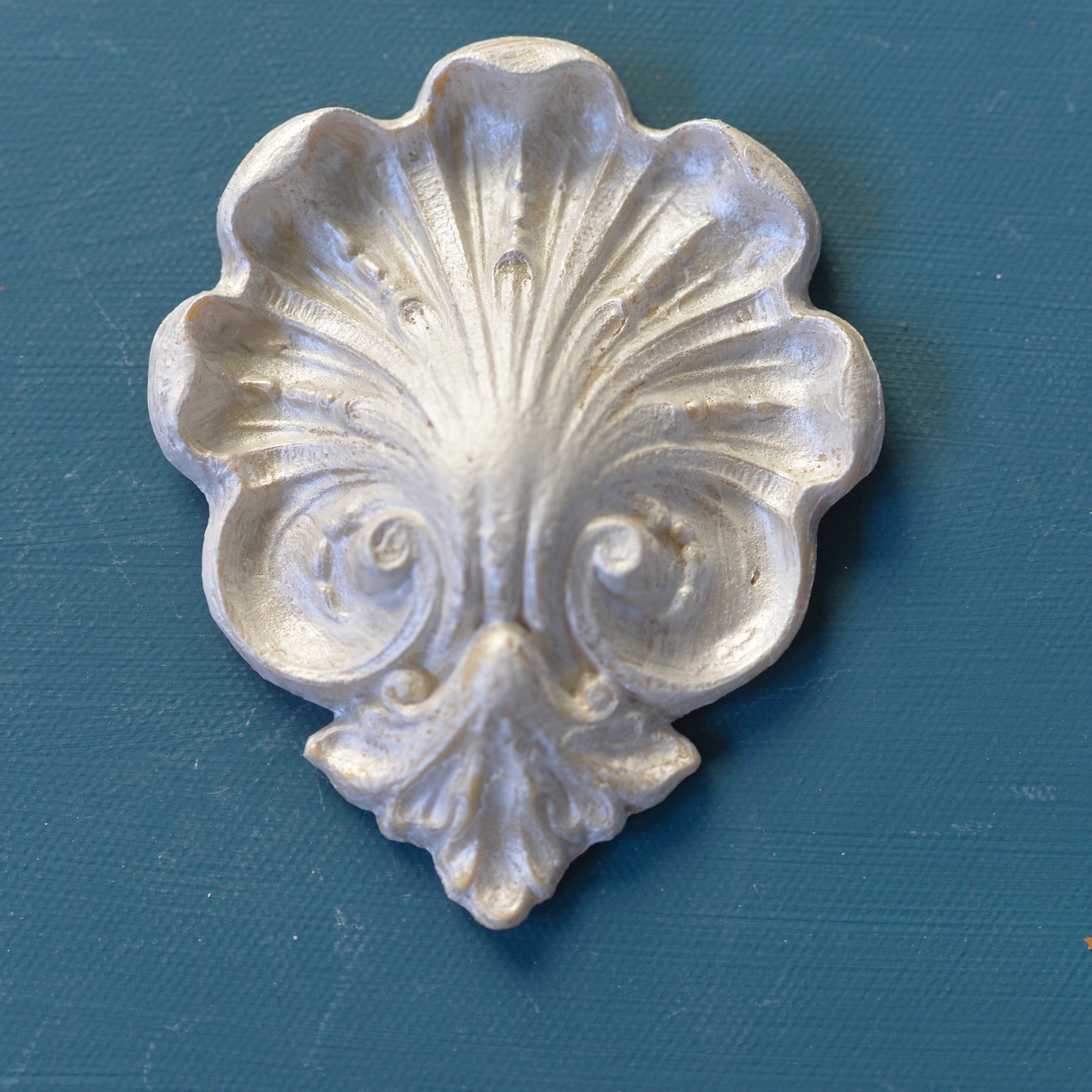 Rosette R1 Roman Shell | Latex Mouldings | Dooney & Daughters
